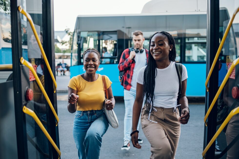 Réduire son empreinte carbone grâce aux transports en commun